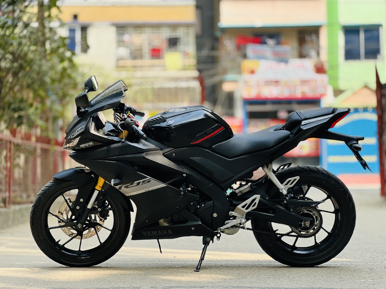 Yamaha R15 V3 Black Colour Modified - Infoupdate.org