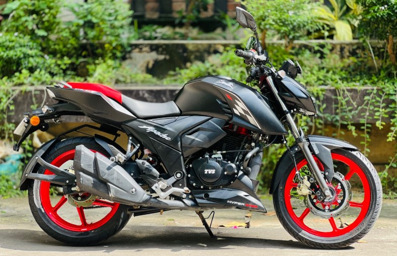 TVS 4V Fi ABS Black 1500KM