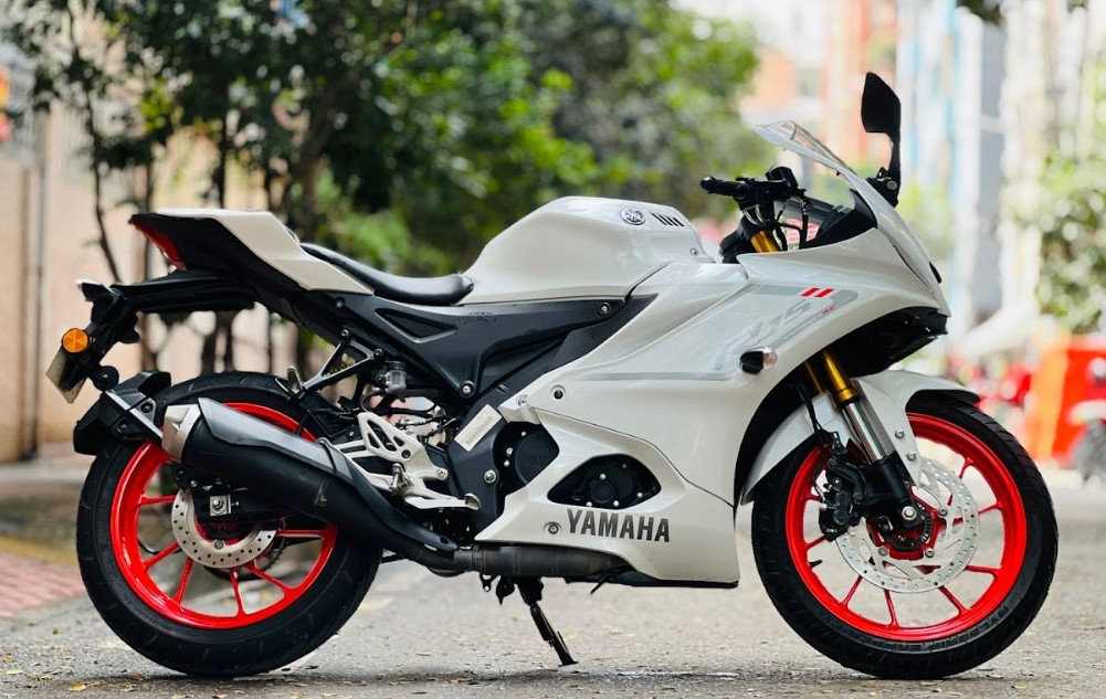 Yamaha R15 V4 BS7 Intensity White 2320KM