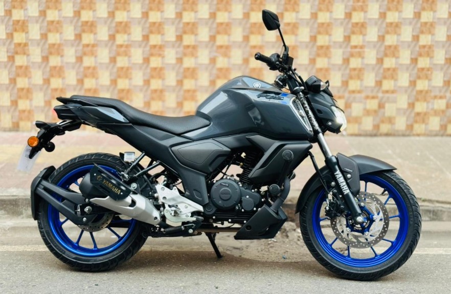 Yamaha FZS V3 Deluxe ABS Grey 1850KM