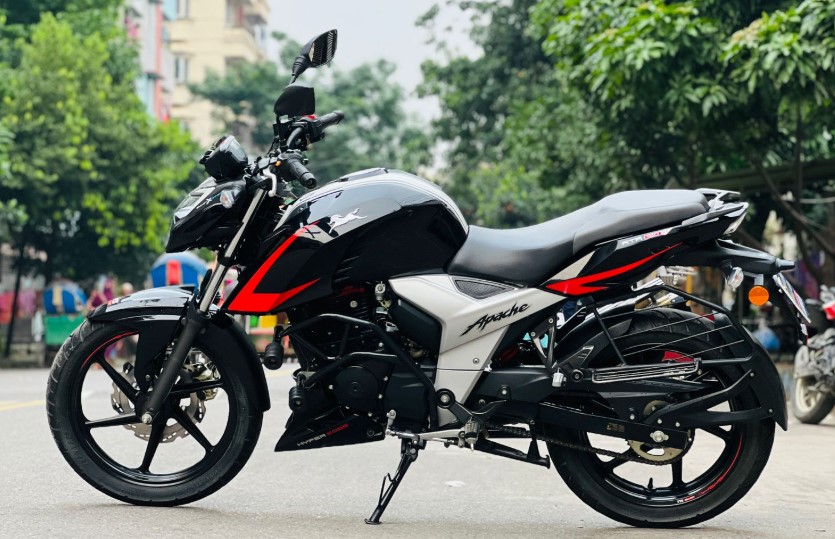 TVS 4V ABS Black 4550KM