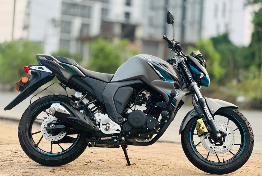 Yamaha FZS V2 Hurricane Grey 4400KM