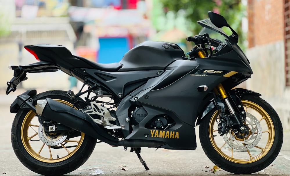 Yamaha R15 V4 BS7 Matte Black 6200KM