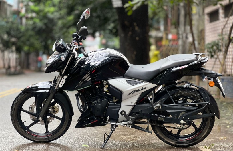 TVS 4V ABS Black 2170KM