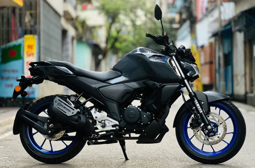 Yamaha FZS V4 Grey 1100KM