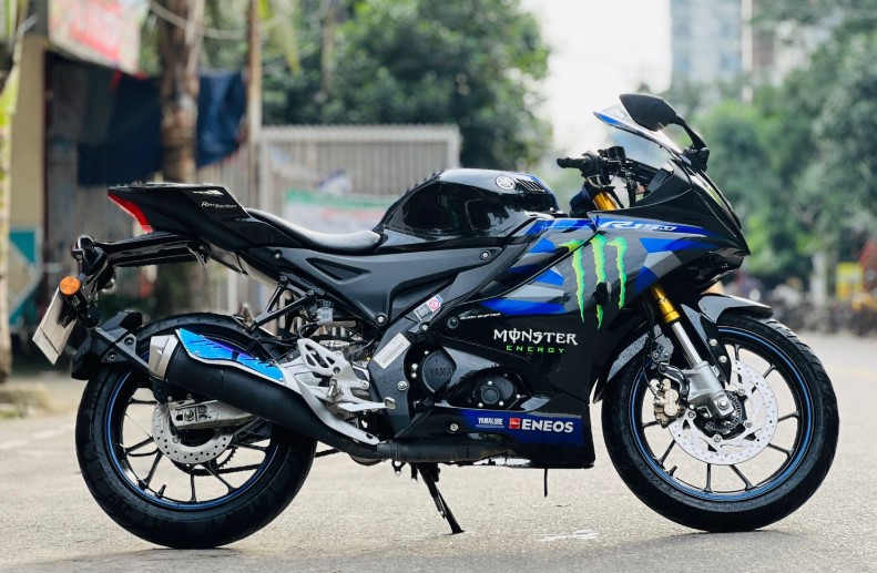 Yamaha R15M BS7 Monster Icon 7380KM
