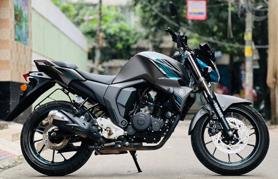 Yamaha FZS V2 Grey 1780KM