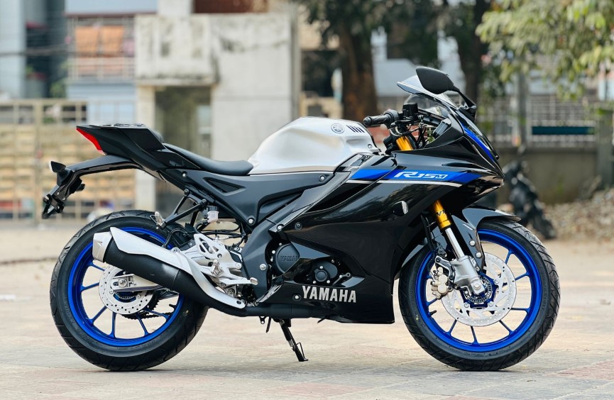 Yamaha R15M ABS Carbon INDO 855KM