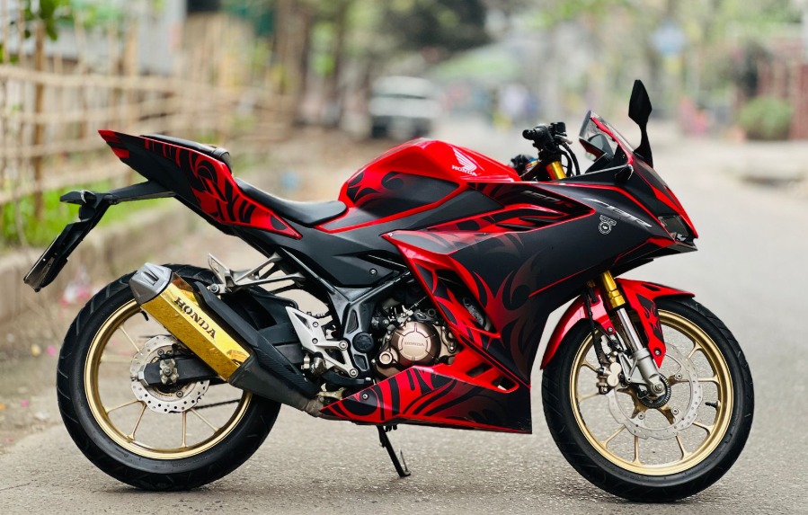 CBR 150R Tri Color INDO 7600KM