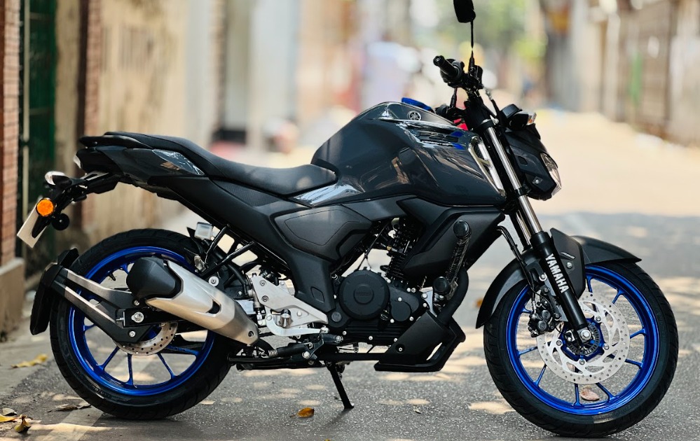 Yamaha FZS V3 Deluxe Grey 40KM