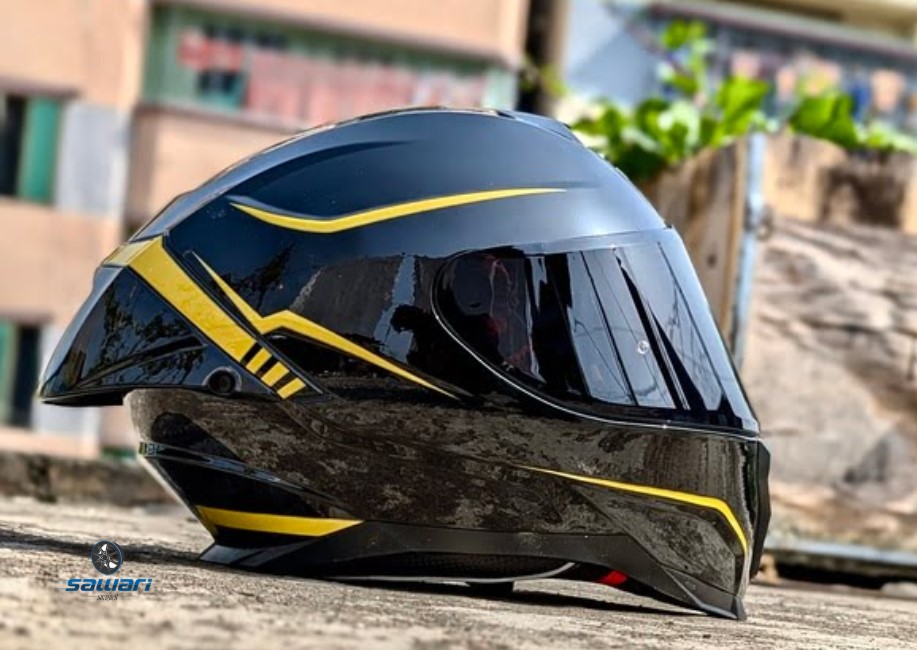X Helmet X2- Blazing Black (Free Smoke Visor & Spoiler)