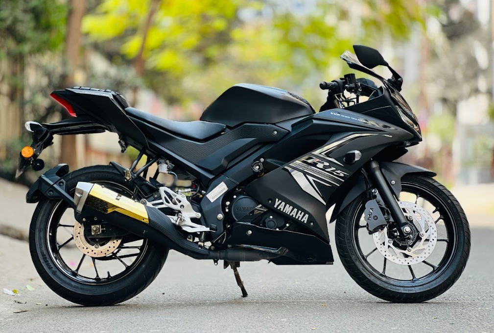 Yamaha R15 V3 ABS Black 3020KM