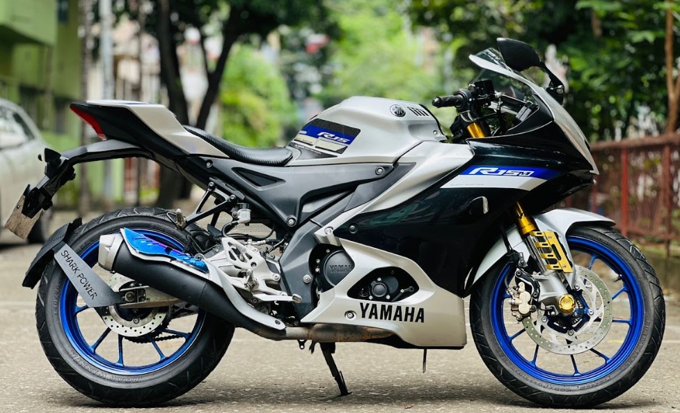 Yamaha R15M Silver INDO 9800KM