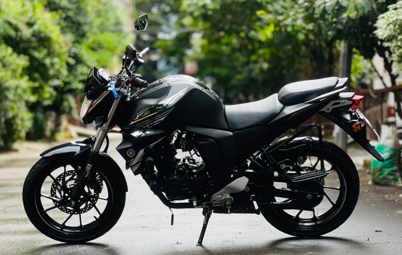 Yamaha FZS V2 Black 6250KM