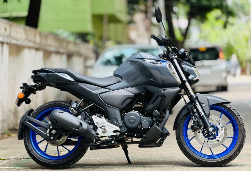 Yamaha FZS V4 ABS Grey 3500KM