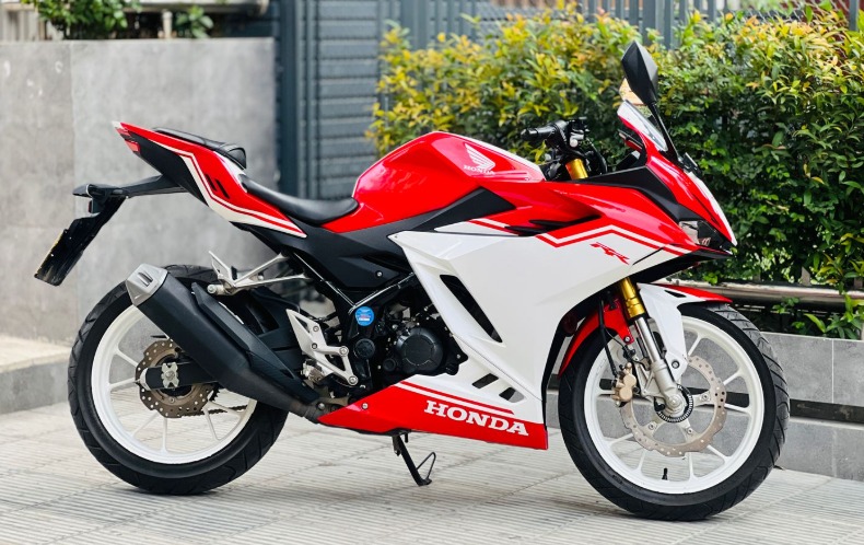 Honda CBR ABS Custom White Red INDO 6700KM