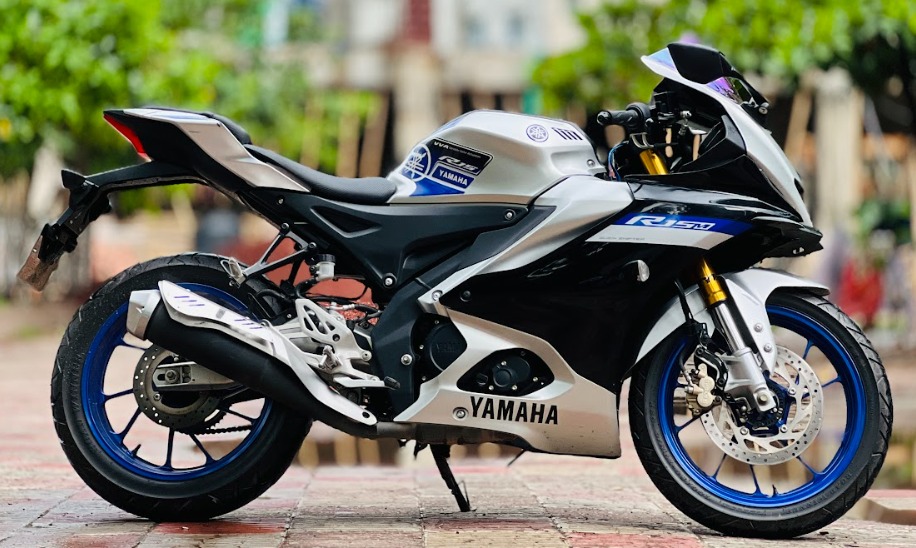 Yamaha R15M Silver INDO 7020KM